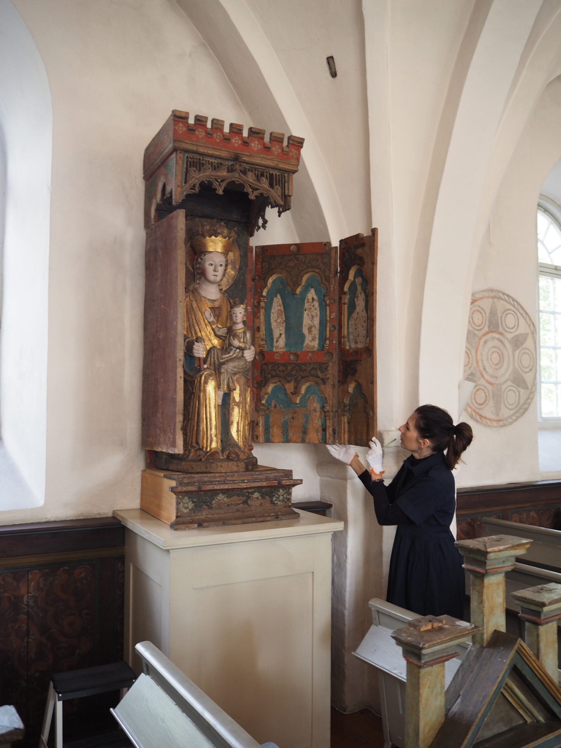 Møt kunsthistorikeren: Med hjerte for kirkekunst — Norsk institutt for kulturminneforskning